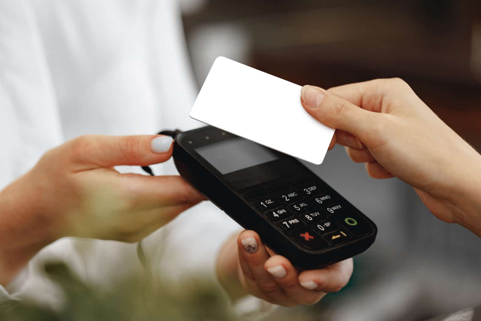 5 Benefits of Bringing Contactless Payments to Your Salon