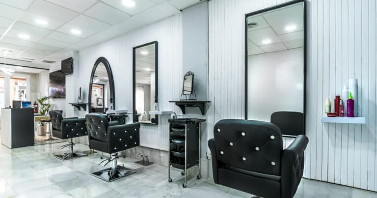 How to Professionally Lay Out a Salon - (Tips for 2024)