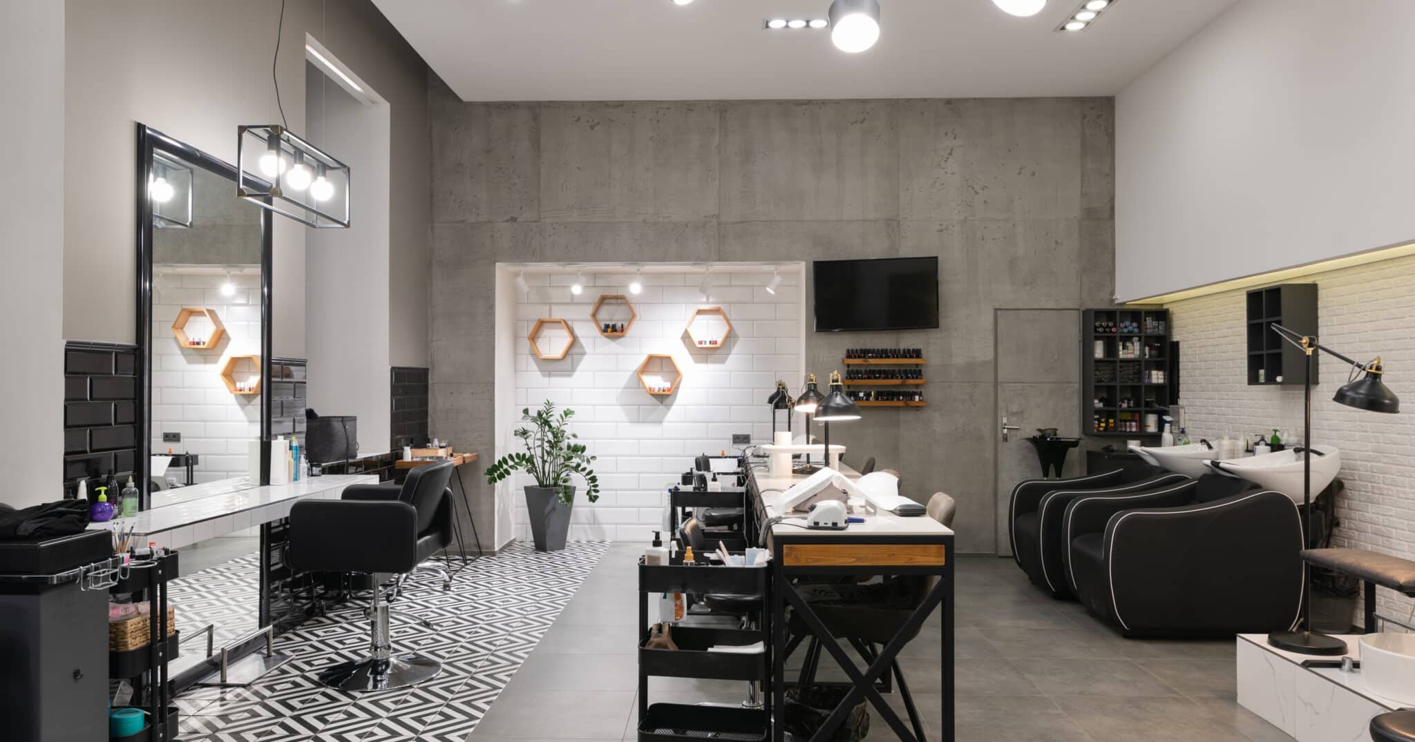 How to Professionally Lay Out a Salon - (Tips for 2024)